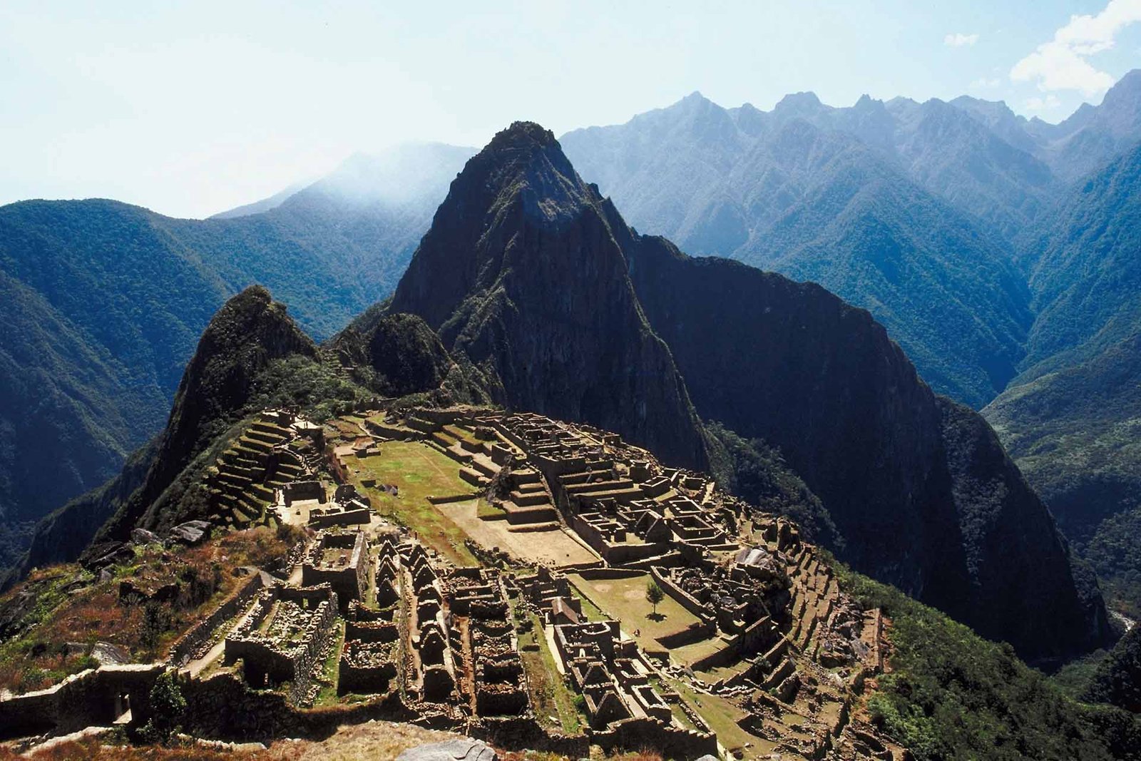 Machu Picchu: A Travel Guide to Exploring Ancient Ruins in South ...